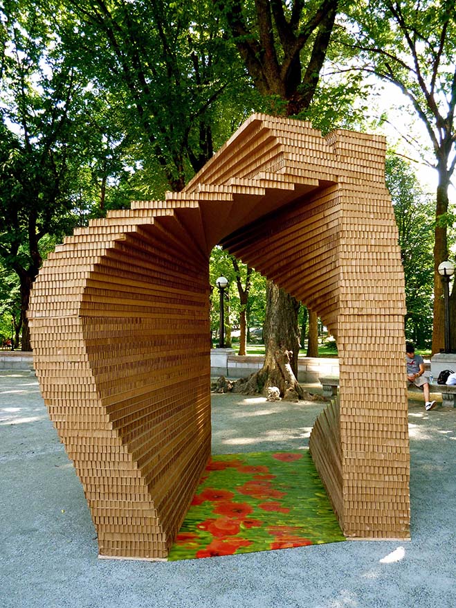 z-a studio - Kiss Pop-Up Chapel